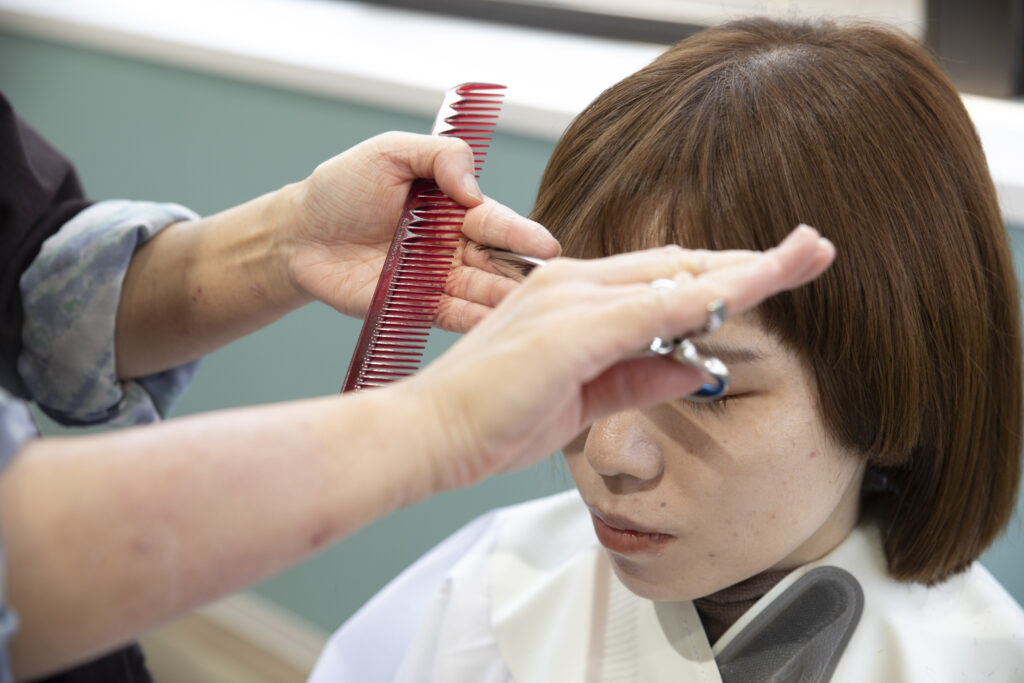 美容室SevenDrop｜藤沢市「藤沢本町駅」のヘアサロン | Seven Drop - Hair design & make -｜小田急線「藤沢本町」駅徒歩3分のヘアサロン